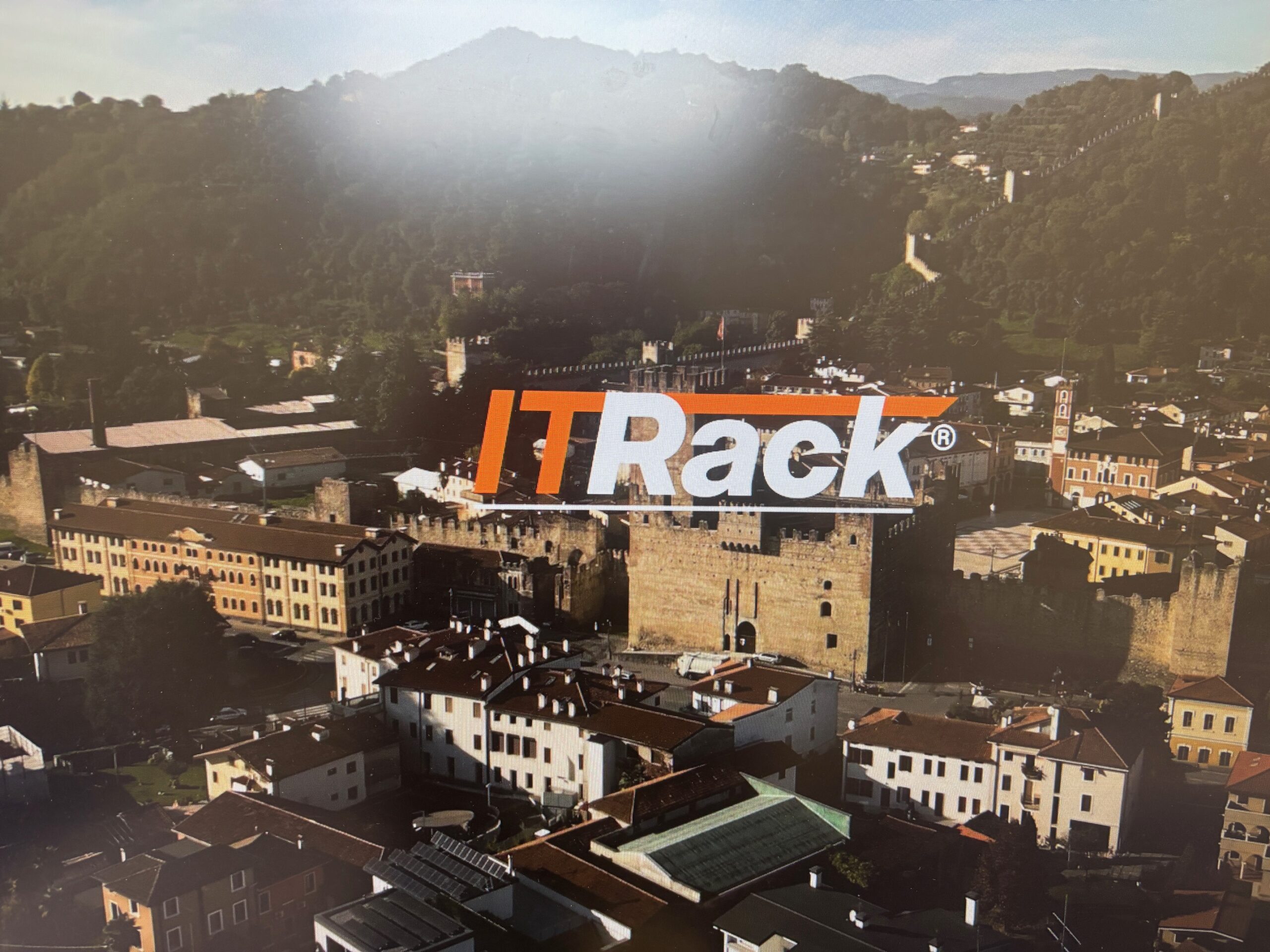 Scopri il mondo ITRack in due minuti! - IT-RACK